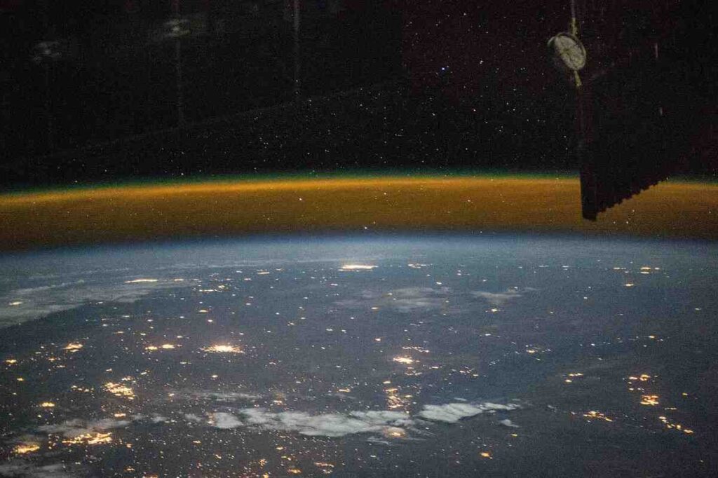 Kármán Line: Where Does Earth Ends and Space Actually Starts Begins ...